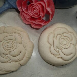 ROSE FLOWER DESIGN PATTERN CONCHA CUTTER MEXICAN SWEET BREAD STAMP MADE IN USA PR4518 Red