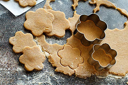 Fox Run Flower Cookie cutters, 6 piece, Metallic,3621