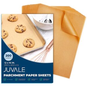 juvale 200-pack precut parchment paper sheets 12 x 16 inches, unbleached brown nonstick liners for half sheet pan for baking, cooking, grilling, air fryer, steaming, and wrapping food, heavy duty