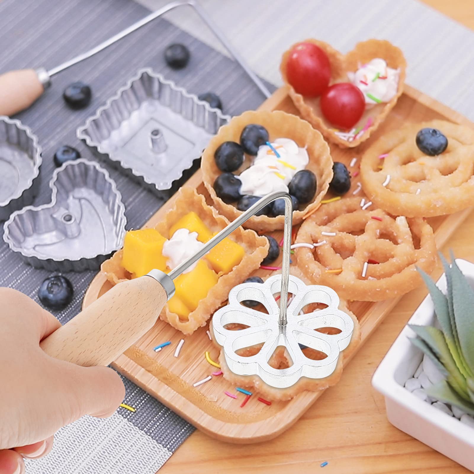 Swedish Rosette Aluminum Waffle Mold with Wooden Handle Creative Cake Printing Mold Frying Mold for Rosette Bunuelos Cookie (Flower Pattern)