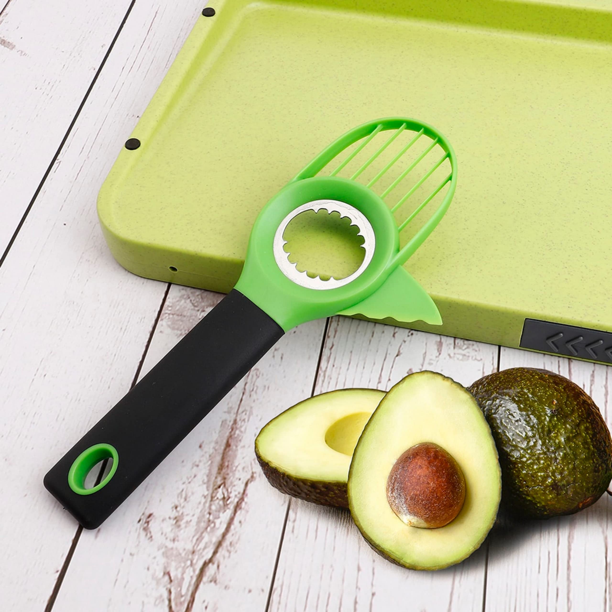 3 in 1 Avocado Slicing Tool – Avocado Cutter with Grip Handle for Fruit and Vegetables Avocado Slicer Splitter Pitter and Cutter with Comfort Handle Avocado Knife Tool for Kitchen Food Vegetable