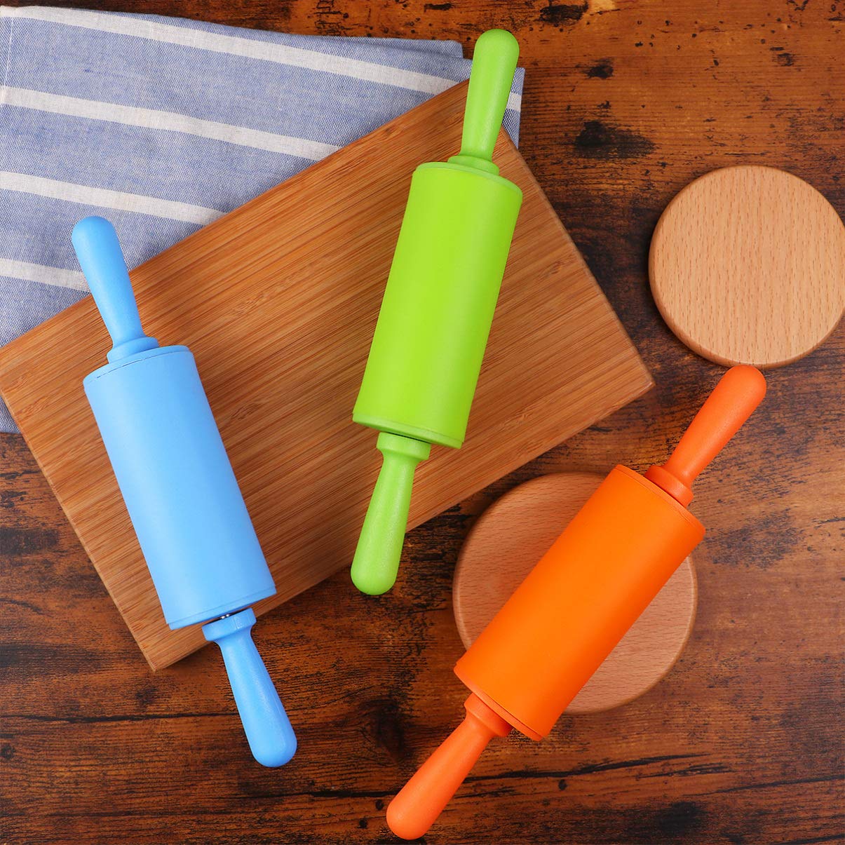 STOBOK Mini Rolling Pins, Kids DIY Rolling Pin Dough Tools for Home Kitchen Children, Pack of 3 (Random Color)