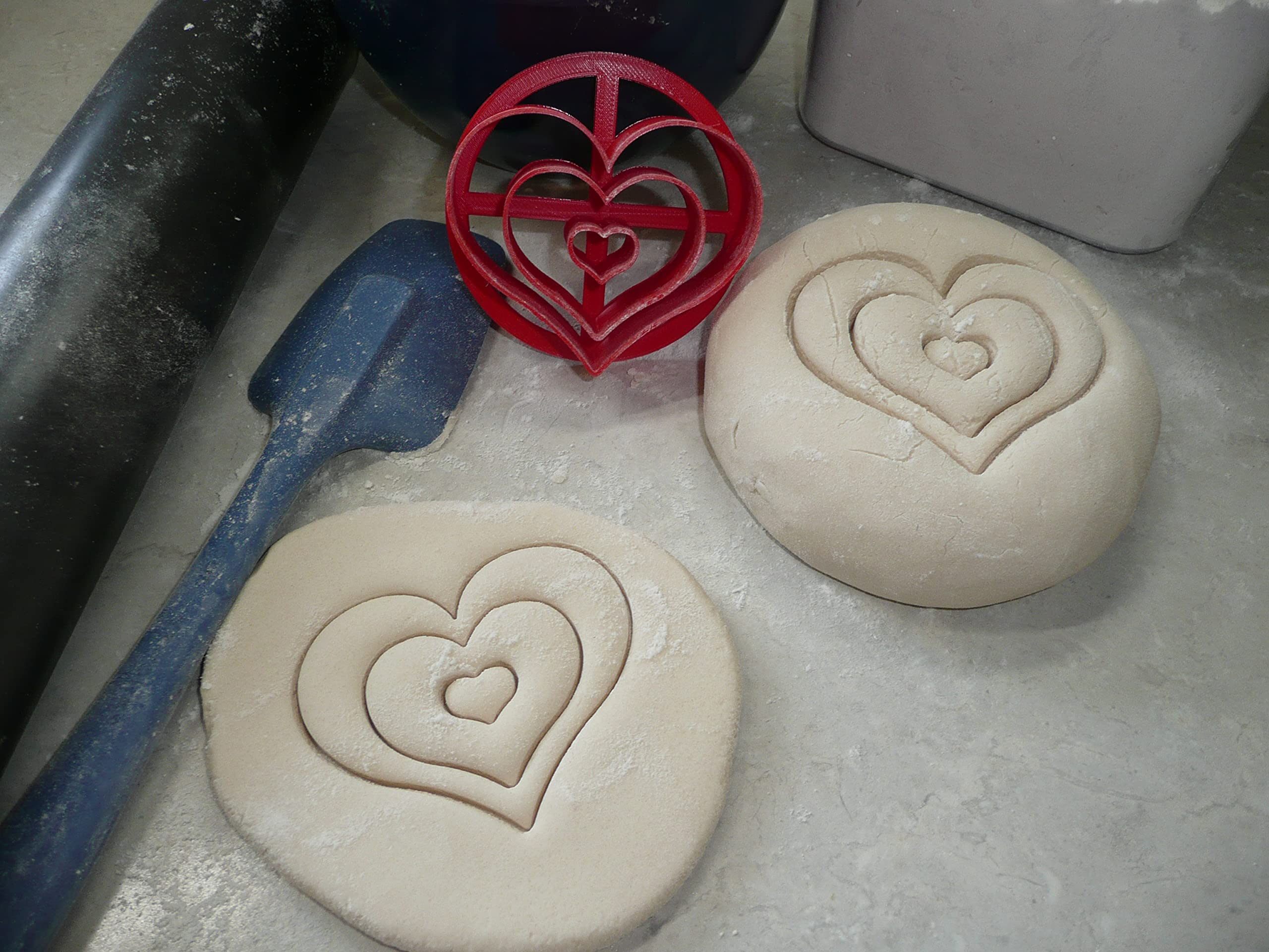 YNGLLC HEART DESIGN PATTERN CONCHA CUTTER MEXICAN SWEET BREAD STAMP MADE IN USA PR4397, Red