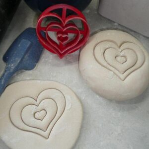 YNGLLC HEART DESIGN PATTERN CONCHA CUTTER MEXICAN SWEET BREAD STAMP MADE IN USA PR4397, Red