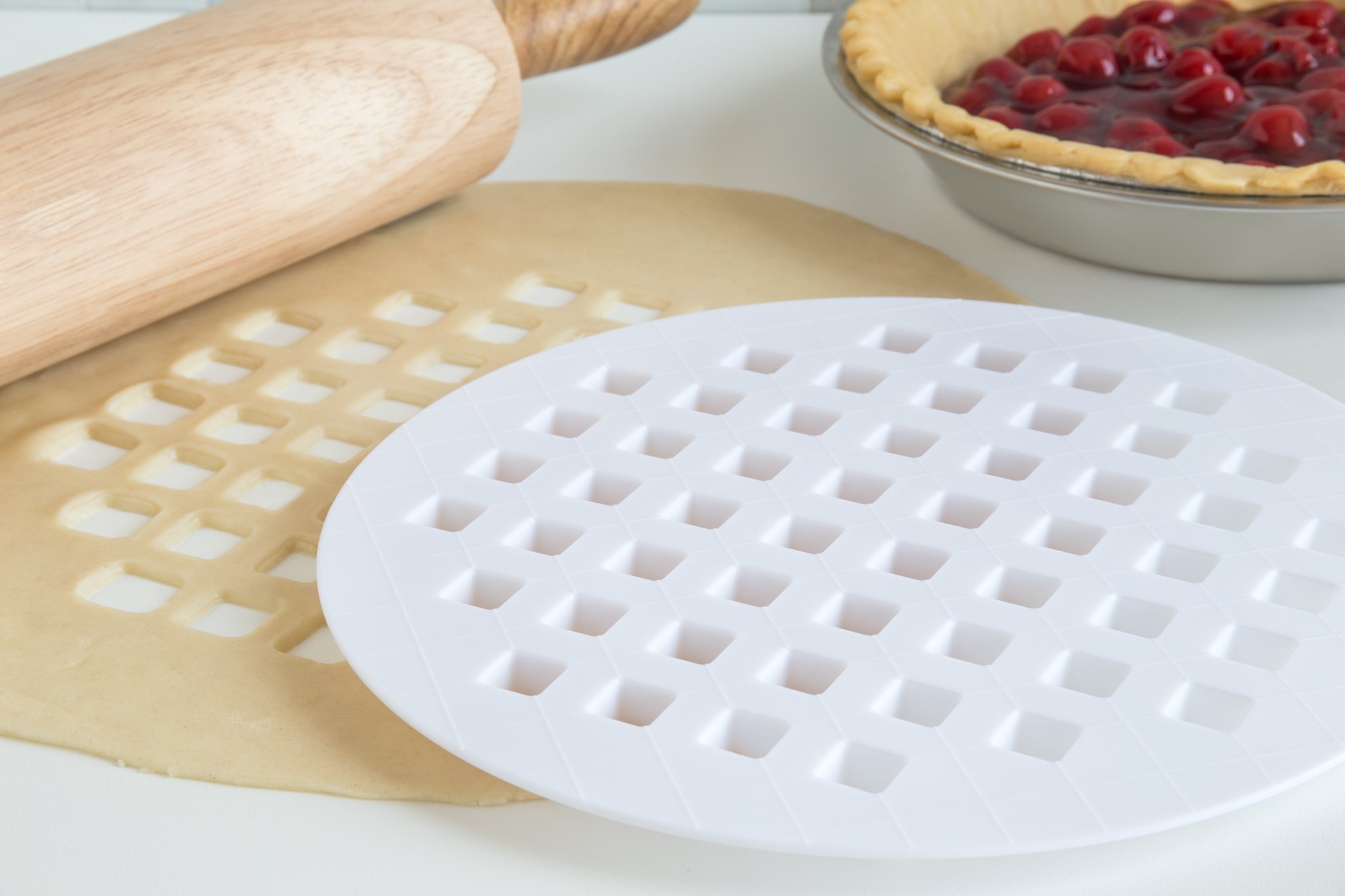 Fox Run Lattice Pie Top Cutter, Plastic, White 9.75 x 9.75 x 0.25 inches