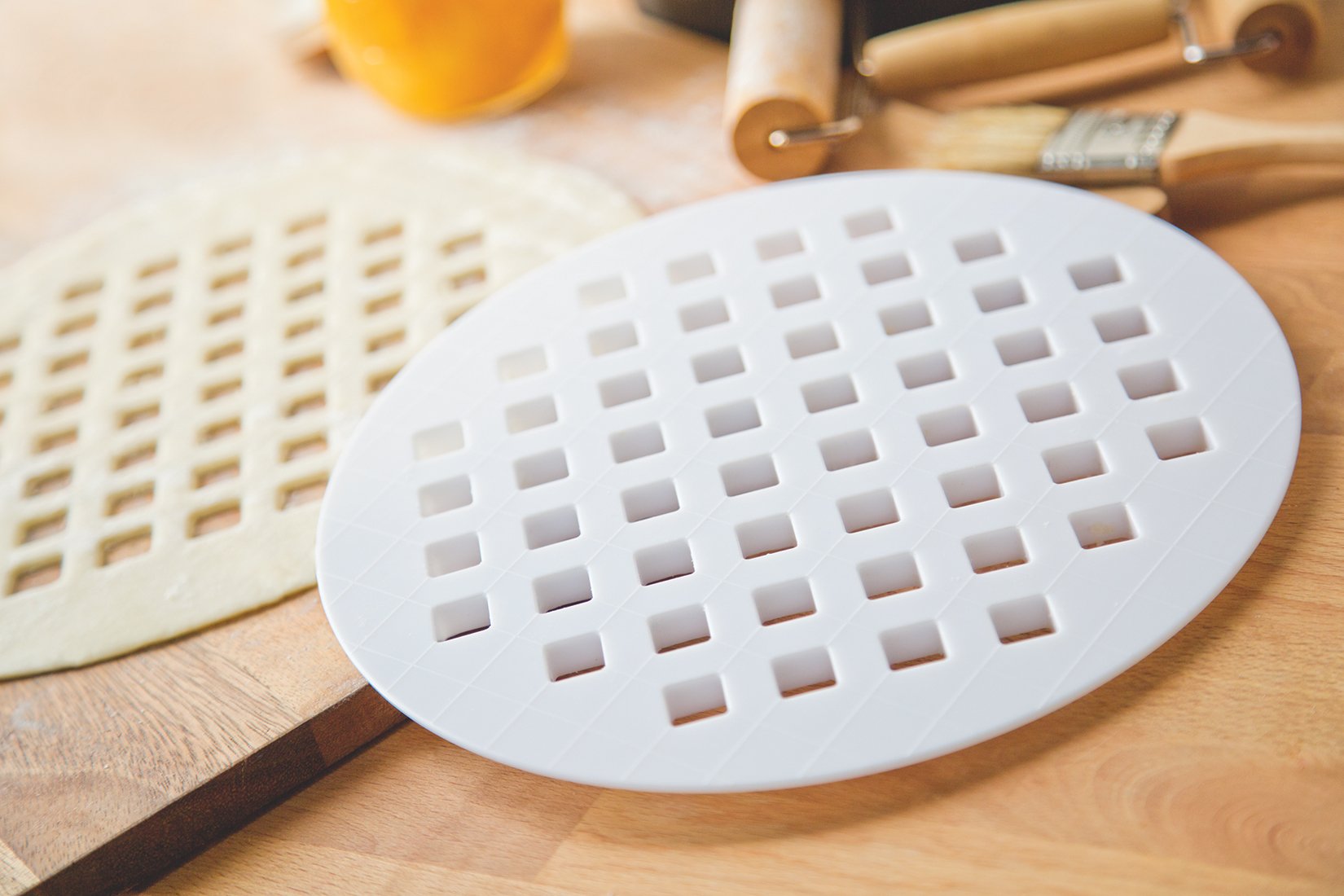 Fox Run Lattice Pie Top Cutter, Plastic, White 9.75 x 9.75 x 0.25 inches