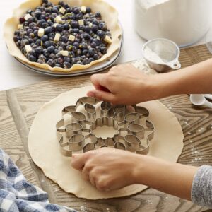 Wilton Sunflower Pie Crust Cutter