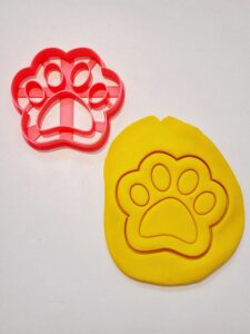 t3d cookie cutters paw print cookie cutter, suitable for cakes biscuit and fondant cookie mold for homemade treats, 3.43inch x 3.16inch x 0.55inch