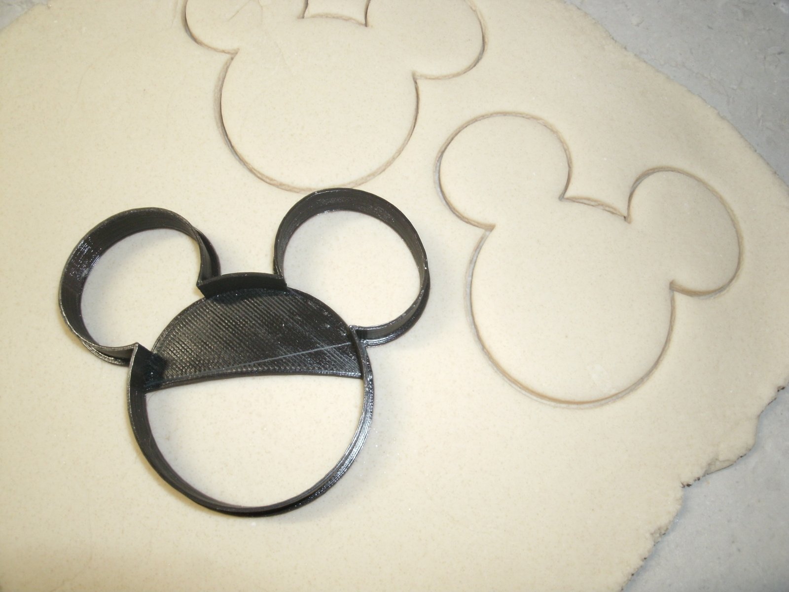 THEMED MAGICAL MOUSE FACE HEAD CARTOON SET OF 2 COOKIE CUTTERS MADE IN USA PR1017