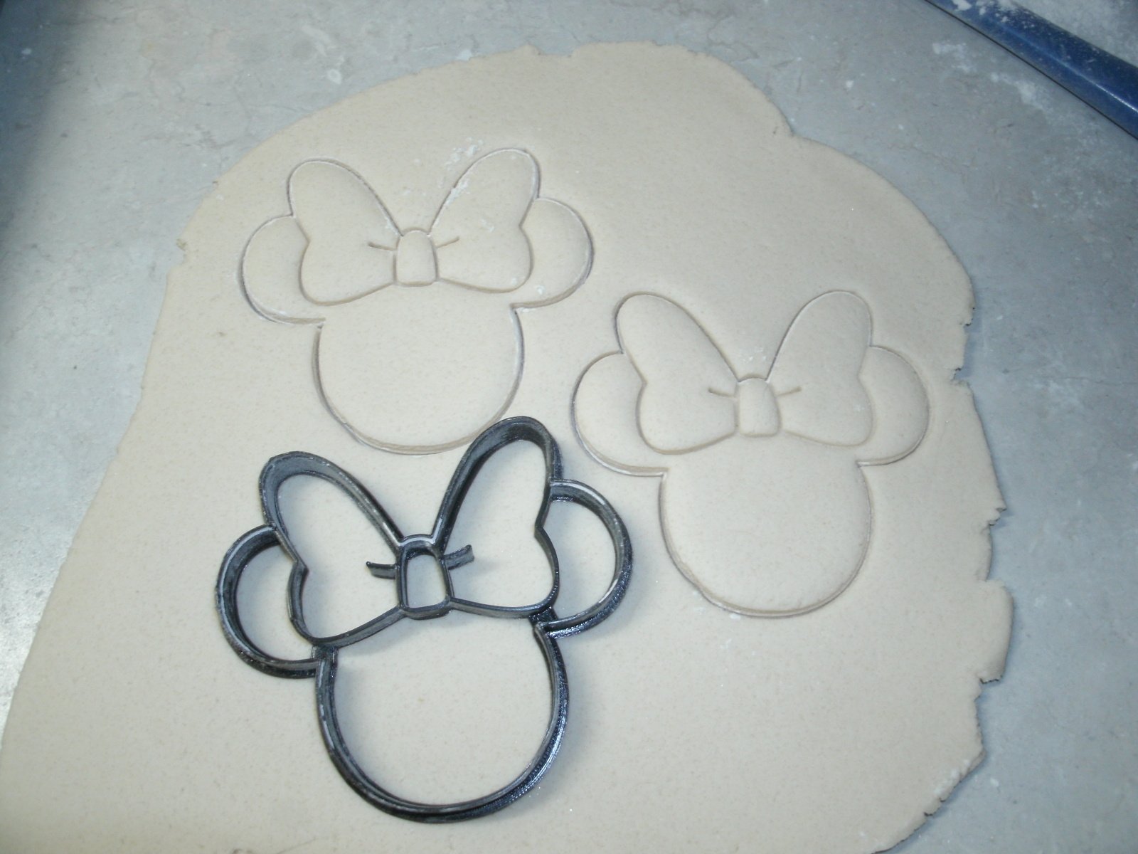 THEMED MAGICAL MOUSE FACE HEAD CARTOON SET OF 2 COOKIE CUTTERS MADE IN USA PR1017