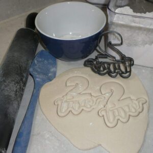 NUMBER 2 WITH WORD BIRTHDAY ANNIVERSARY PARTY AGE DATE DETAILED COOKIE CUTTER MADE IN USA PR2403