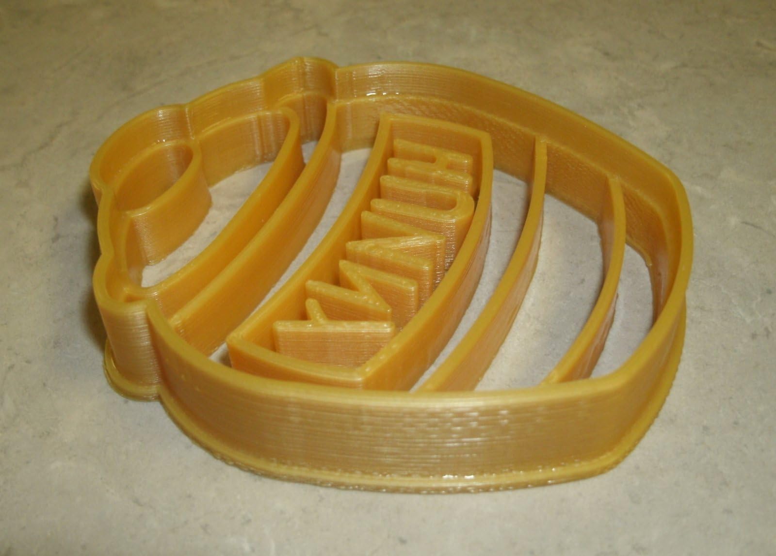 HONEY HUNNY POT WINNIE THE POOH CARTOON MOVIE BOOK COOKIE CUTTER MADE IN USA PR797