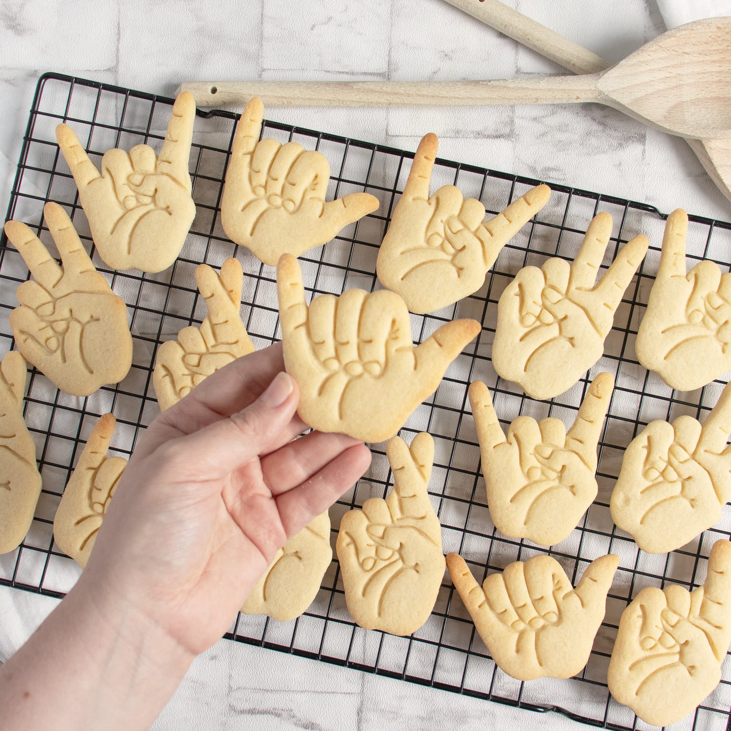 Shaka Hand Sign cookie cutter, 1 piece - Bakerlogy