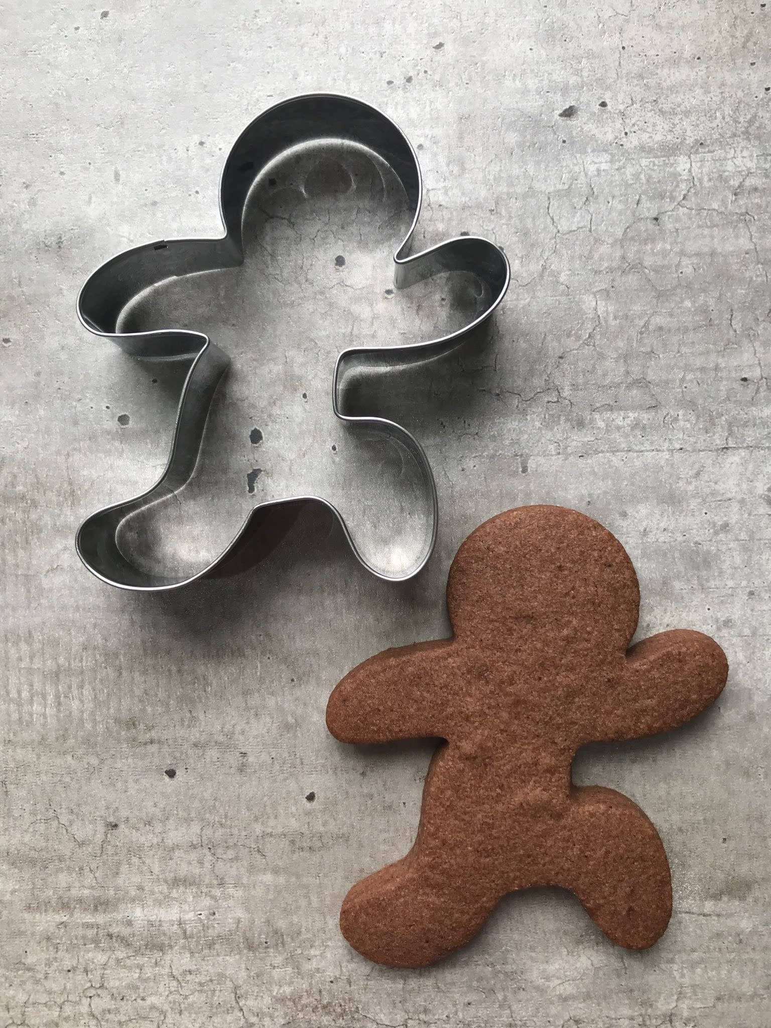 LILIAO Christmas Running Gingerbread Man Cookie Cutter - 3.6 x 4.2 inches - Stainless Steel