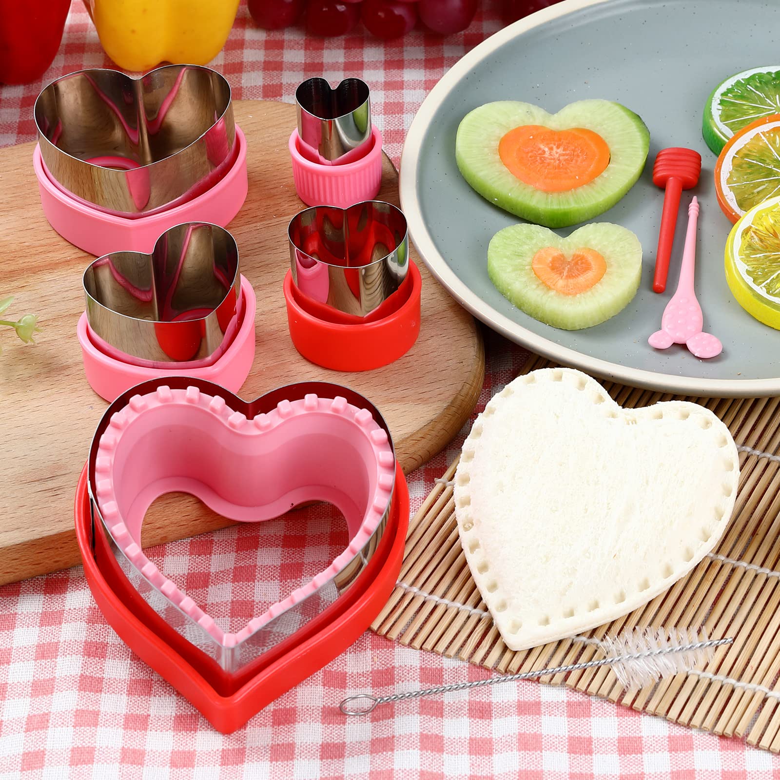 Valentine's Day Cookie Cutter Mold Set,5 Different Size Heart-shaped Sandwich Cutter and Sealer, Cookie, Fruit, Vegetable Cutters