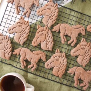 Set of 2 Horse cookie cutters (Designs: Horse Head and Horse Running), 2 pieces - Bakerlogy