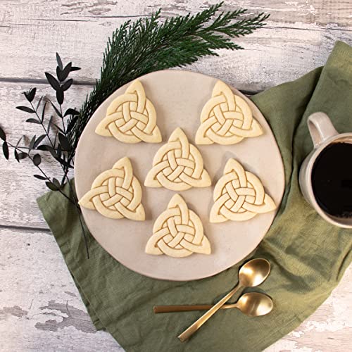 Set of 2 Celtic Triquetra cookie cutters (Designs: Celtic Heart and Triquetra), 2 pieces - Bakerlogy