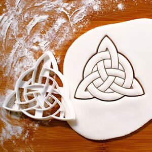 Set of 2 Celtic Triquetra cookie cutters (Designs: Celtic Heart and Triquetra), 2 pieces - Bakerlogy