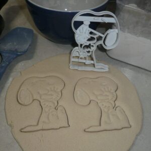 INSPIRED BY SNOOPY HUGGING WOODSTOCK COMICS MOVIE COOKIE CUTTER MADE IN USA PR3495