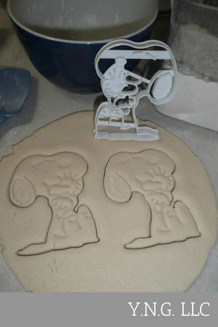 INSPIRED BY SNOOPY HUGGING WOODSTOCK COMICS MOVIE COOKIE CUTTER MADE IN USA PR3495