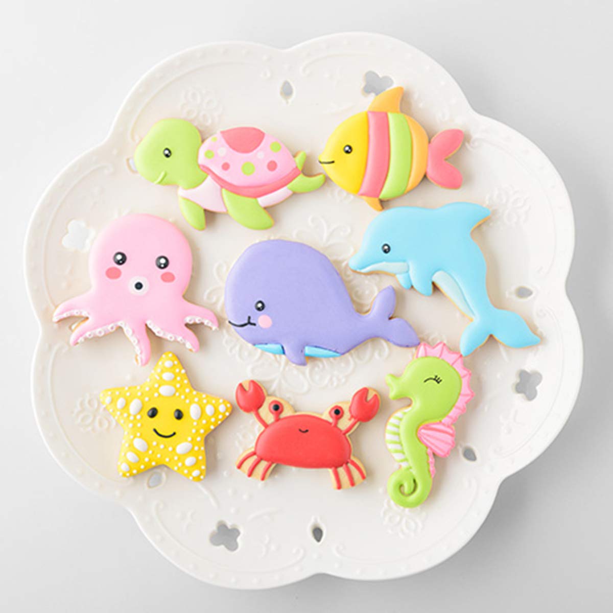 Cookie Cutters 8 Pieces Biscuit Sandwich Cutter Dolphin Whale Octopus Fish Shapes Vegetables Fruits Bread Crust Slicer Kit for Kids Bento Lunch Box