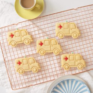 Ambulance cookie cutter, 1 piece - Bakerlogy