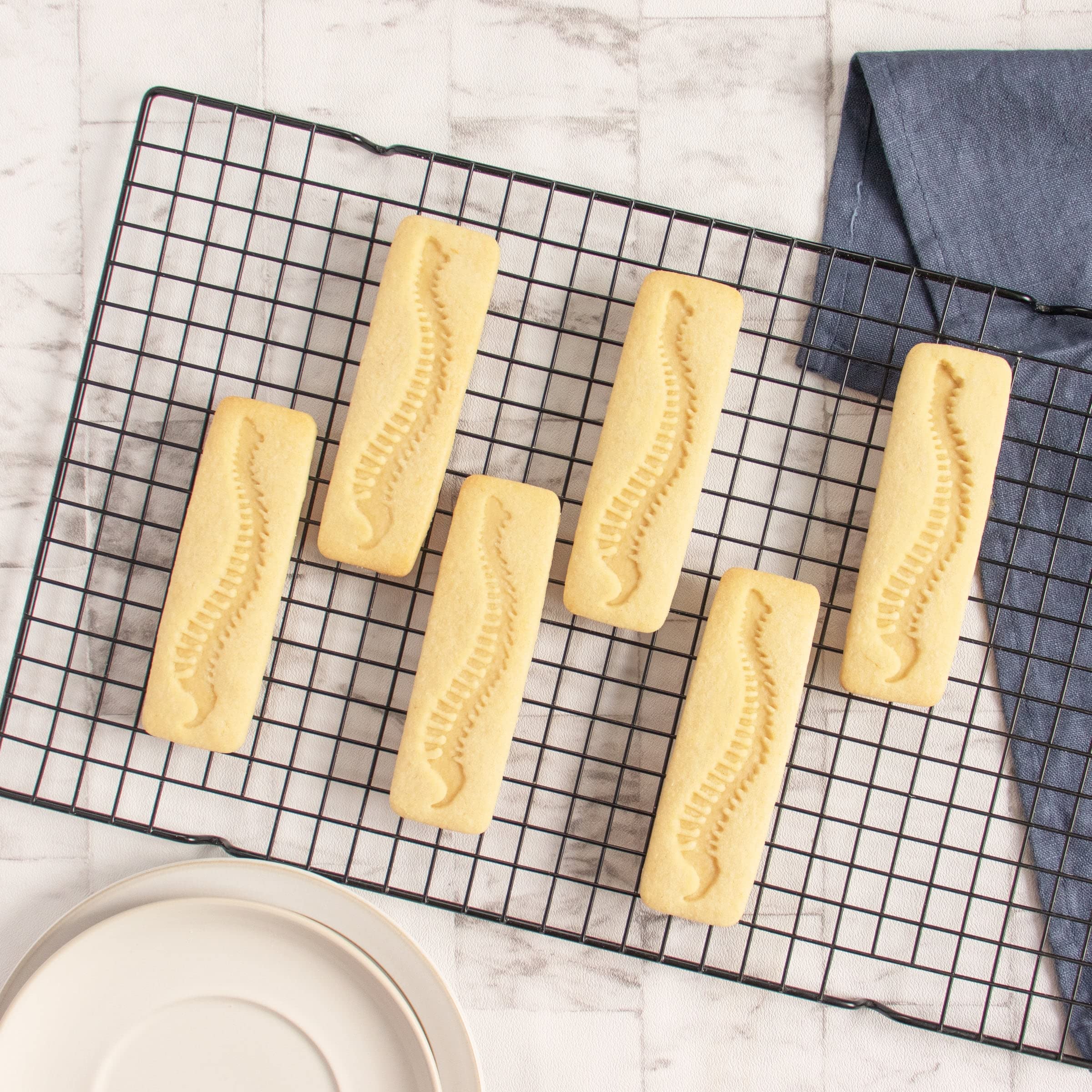 Human Spine cookie cutter, 1 piece - Bakerlogy