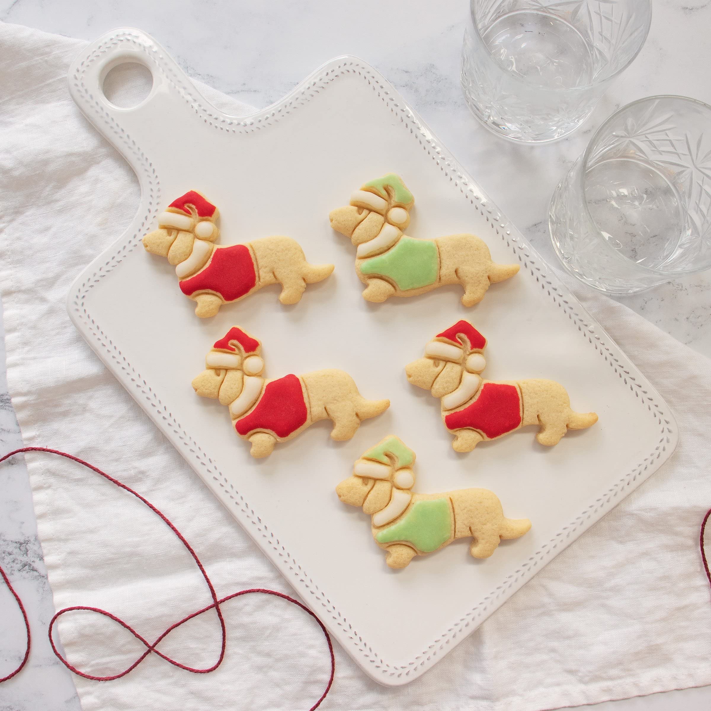 Christmas Dachshund cookie cutter, 1 piece - Bakerlogy