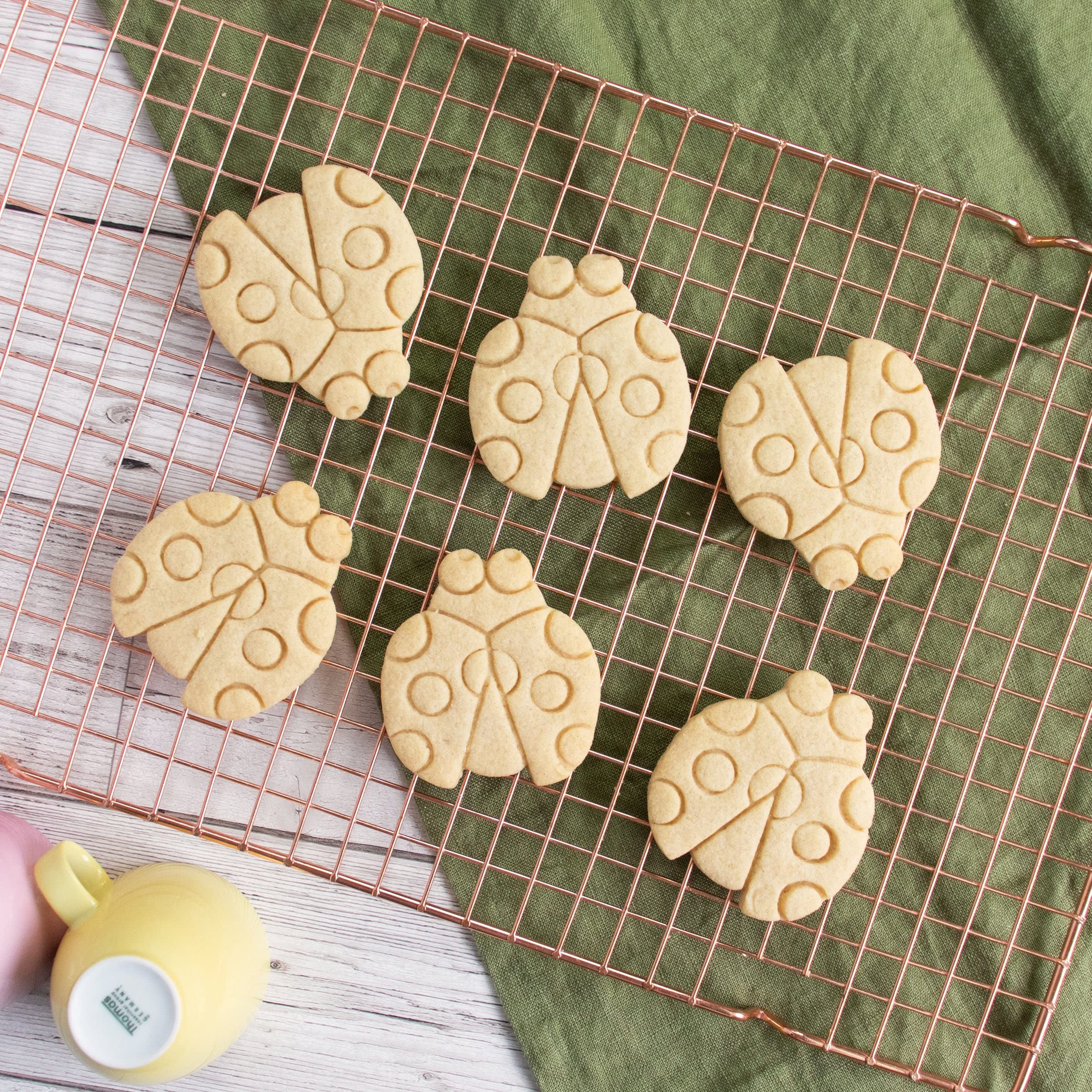 Ladybug cookie cutter, 1 piece - Bakerlogy