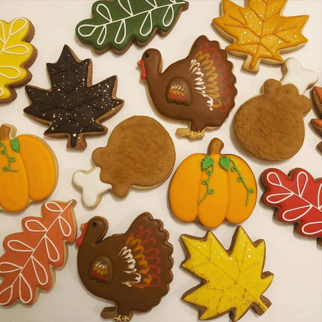 Thanksgiving Cookie Cutters 8PCS Fall Leaves Cookie Cutter Set Turkey, Pumpkin, Maple/Oak Leaf, Corn,Squirrel and Acorn Turkey Leg