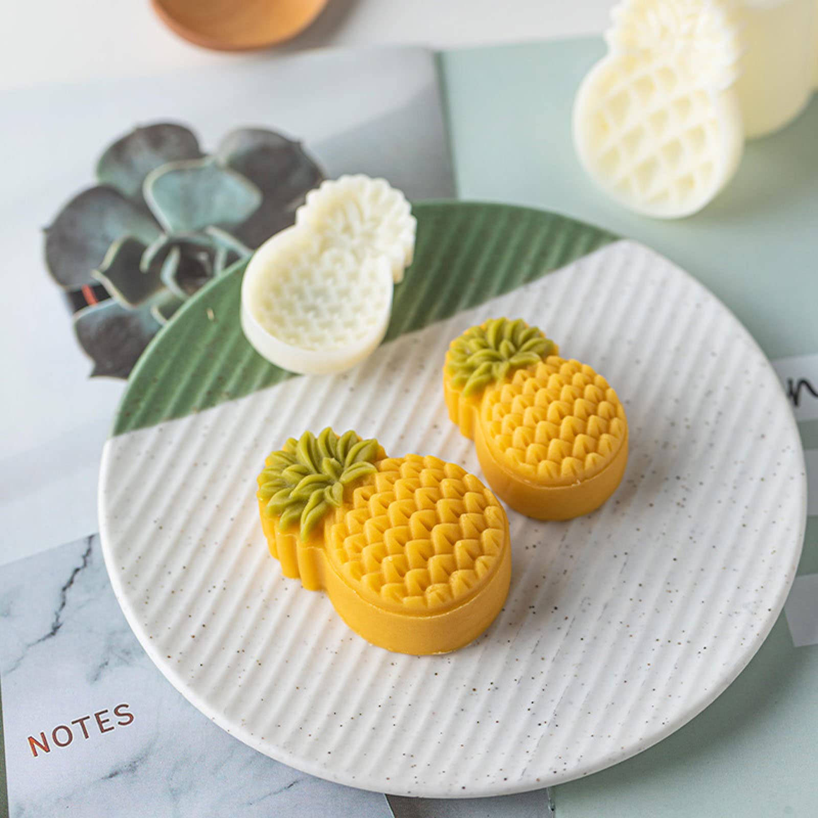 HOWEDING 50g Cute Pineapple Shaped Pastry Moulds Mooncake Molds Mooncake Stamps Hand Pressure Plastic Material Baking Accessories mooncake stamp 50g