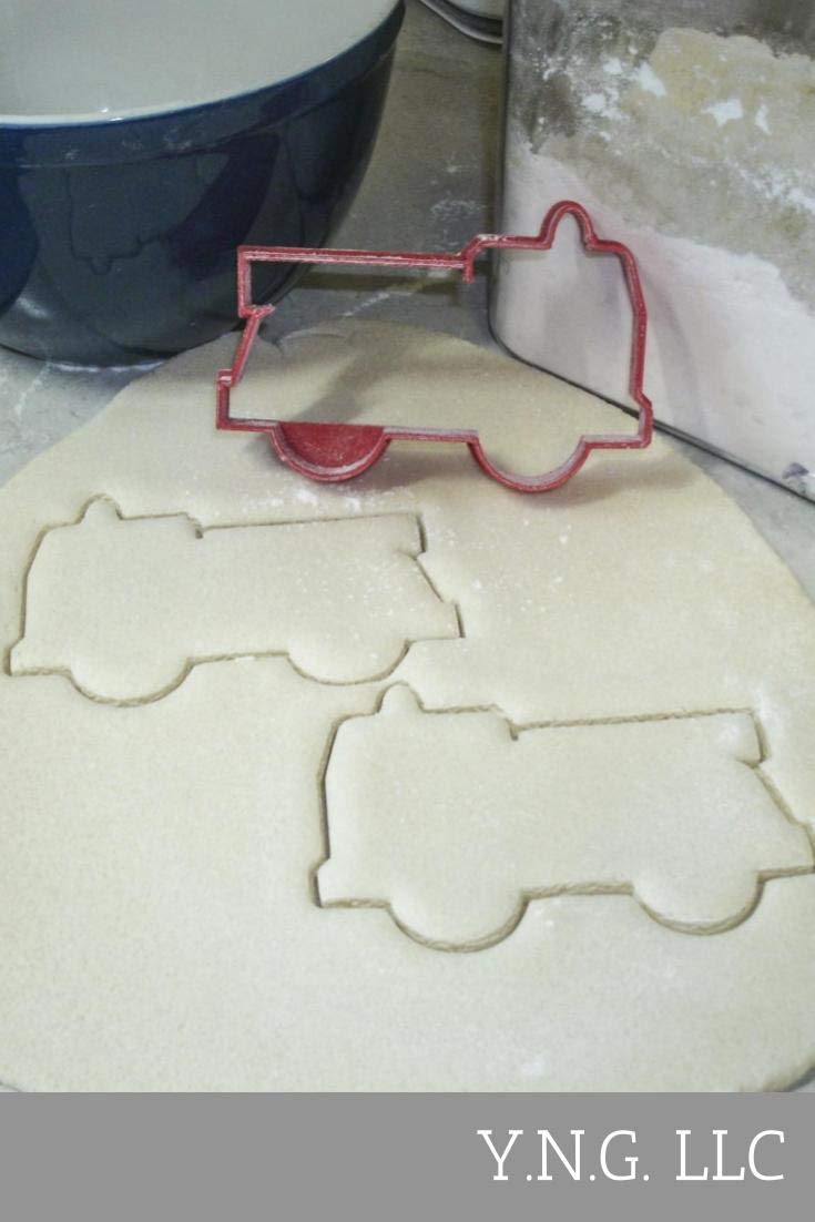 FIRE TRUCK FIRETRUCK ENGINE VEHICLE FIREMAN SAM COOKIE CUTTER MADE IN USA PR909