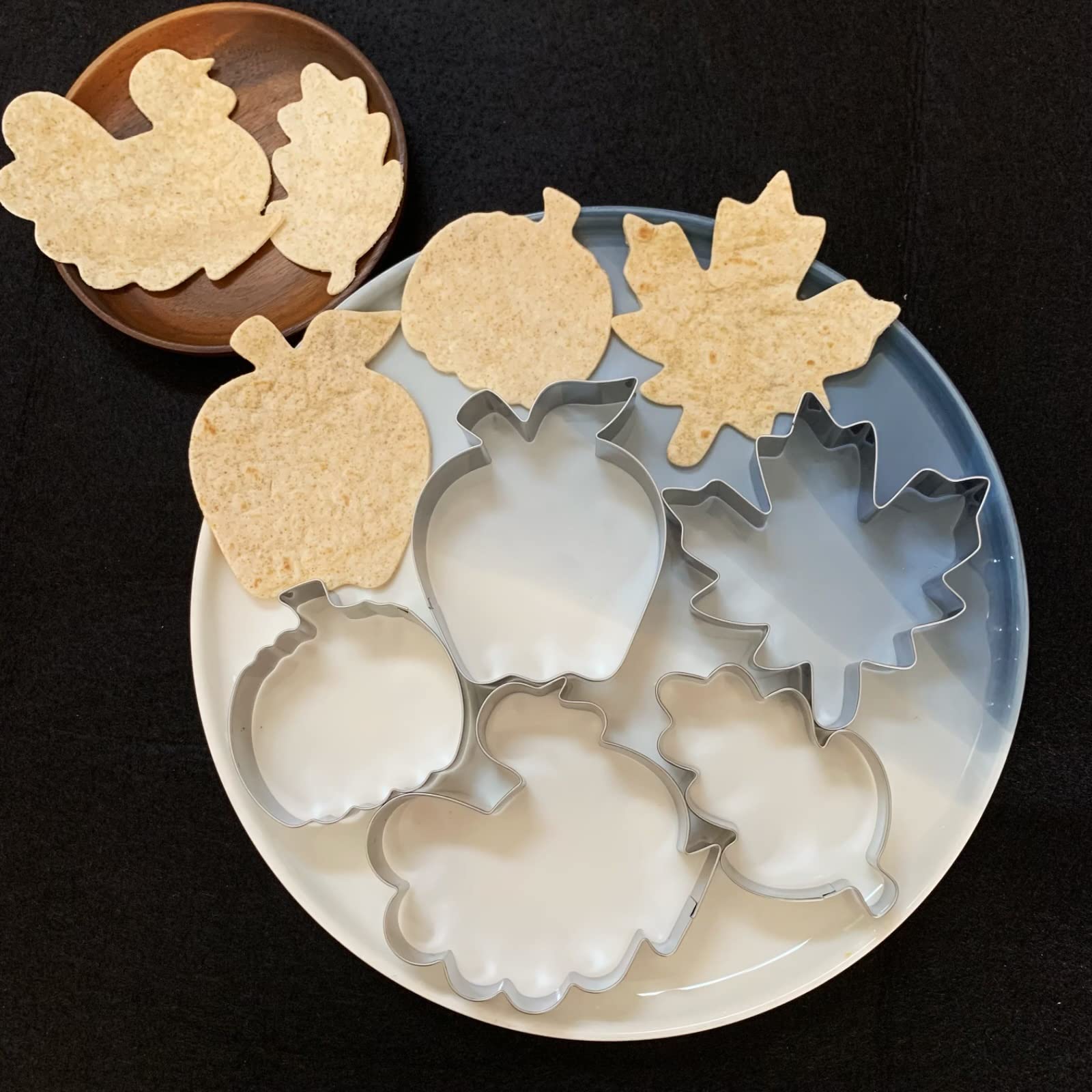 LUBTOSMN New Large Thanksgiving Cookie Cutter Set-5 Pieces-Turkey, Pumkin, Apple, Maple Leaf and Oak Leaf-Fall Holiday Cookie Cutters Fondant Biscui Cutters