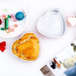 HEYYUMI Aluminum Foil Mini Heart Cake Pan, 25pcs 9oz Disposable Heart Shaped Cake Pans with Lids,Cupcake Liners Muffin Tins,Cupcake Baking Cups Ramekins Containers for Valentine's Day(Red)