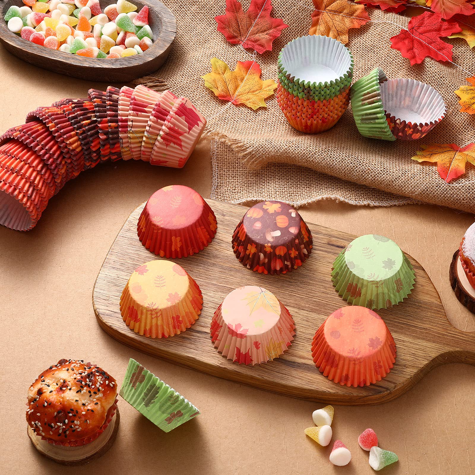 600 Counts Thanksgiving Cupcake Liners Pumpkin Maple Leaf Cupcake Baking Cups Autumn Thanksgiving Muffin Liners Paper Baking Cups for Home Baking Fall Themed Liners Party Supplies (Classic Styles)