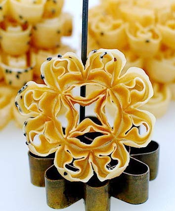 DOK JOK Brass Thai Flower Cookies Mold for Stylist Sunflower Crispy Biscuit Difference Size (6 cm)