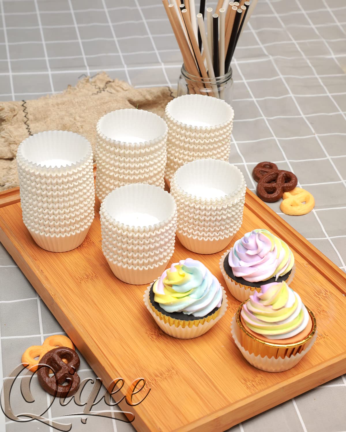 qiqee 1500 PCS White Cupcake Liners Muffin Linner No Smell,Food Grade Baking Cups（Standard Size）