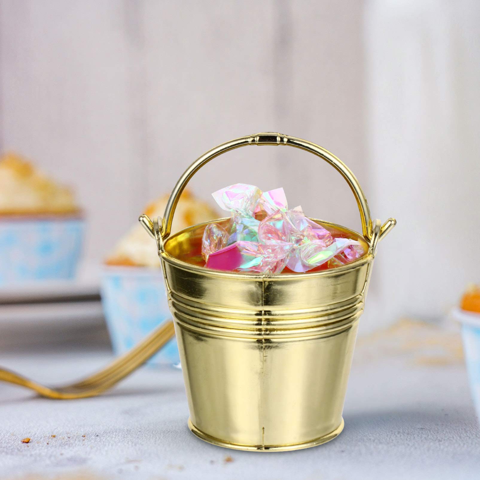 DOITOOL 10pcs Gold Bucket with Handle Plastic Candy Cookie Barrel Plastic Goody Bucket 5. 5x5. 5x5. 5cm Snack Cookie Bucket for Birthday Picnic Party Favors Organizing Decorations