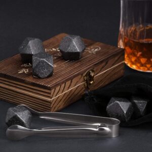 Maverton Whisky Stones Gift Set for Parents - 6 Granite Whiskey Rocks - Stainless Steel Pliers - Elegant Wooden Box with Engraving - for Wedding - for Couples - Classic