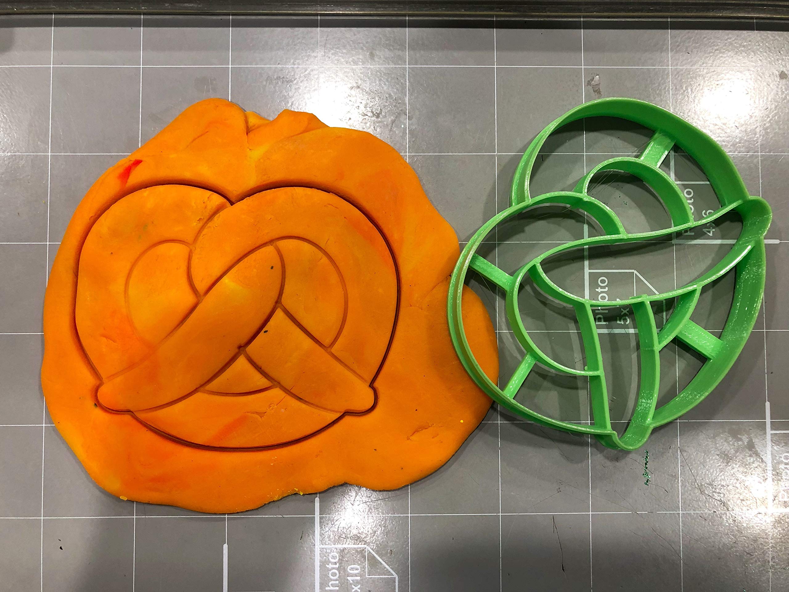 Pretzel Cookie Cutter