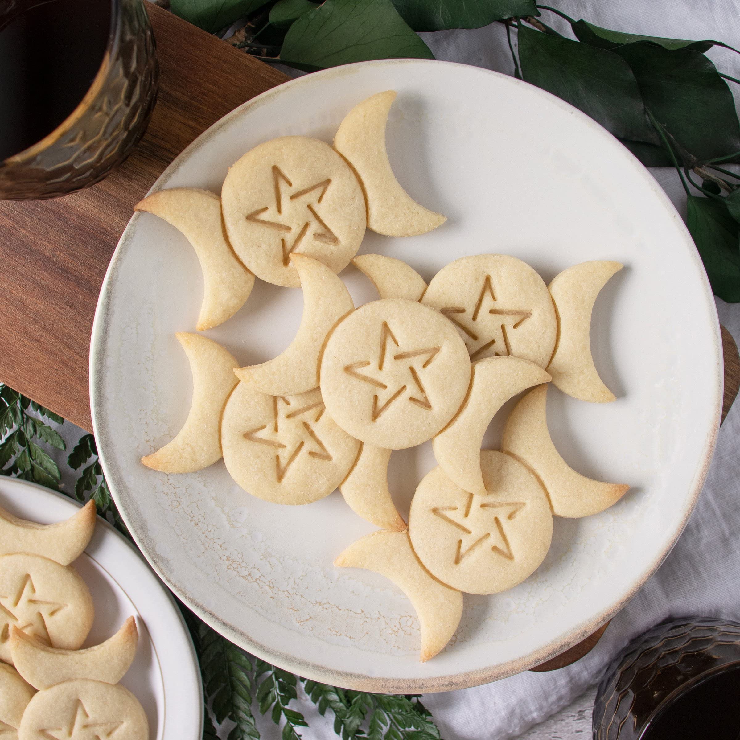 Set of 2 Goddess cookie cutters (Designs: Triple Goddess and Spiral Goddess), 2 pieces - Bakerlogy