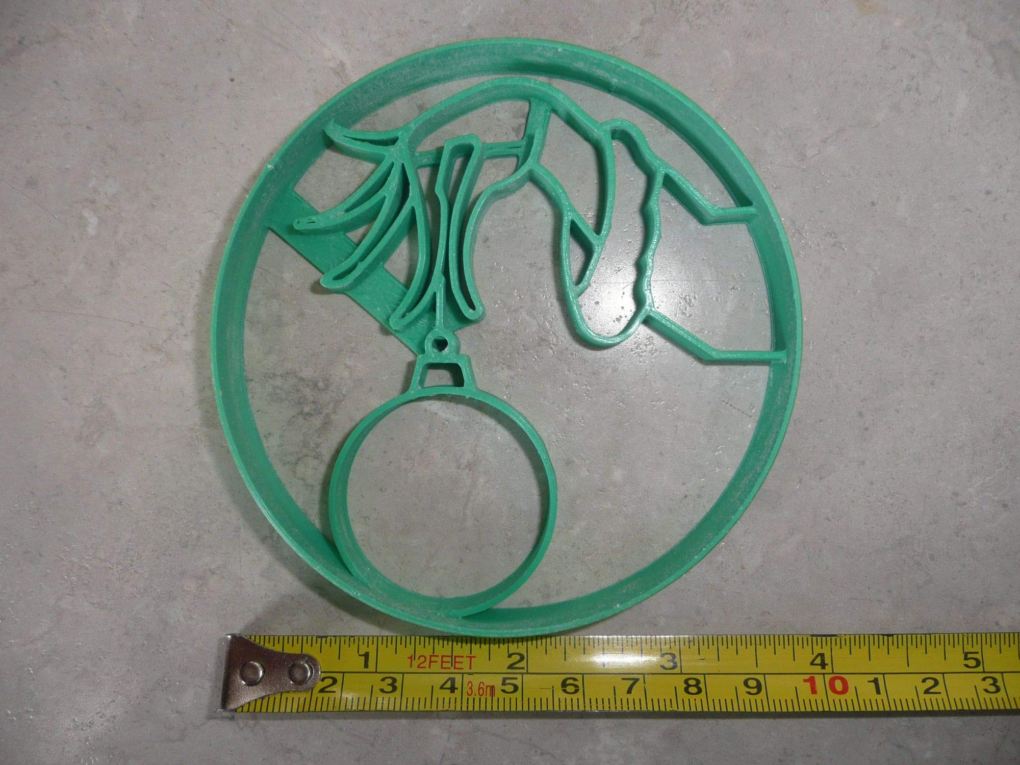 THE GRINCH HAND HOLDING CHRISTMAS ORNAMENT HOLIDAY COOKIE CUTTER MADE IN USA PR4106