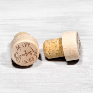 Custom Wine Stopper Personalized Party Favors Etched Wine Corks Housewarming Gift for Couple Engraved Wine Bottle Toppers Keepsake Gift Wine Gifts Personalized Wedding Gift Wine Stoppers Bulk