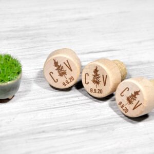 Custom Wine Stopper Personalized Party Favors Etched Wine Corks Housewarming Gift for Couple Engraved Wine Bottle Toppers Keepsake Gift Wine Gifts Personalized Wedding Gift Wine Stoppers Bulk