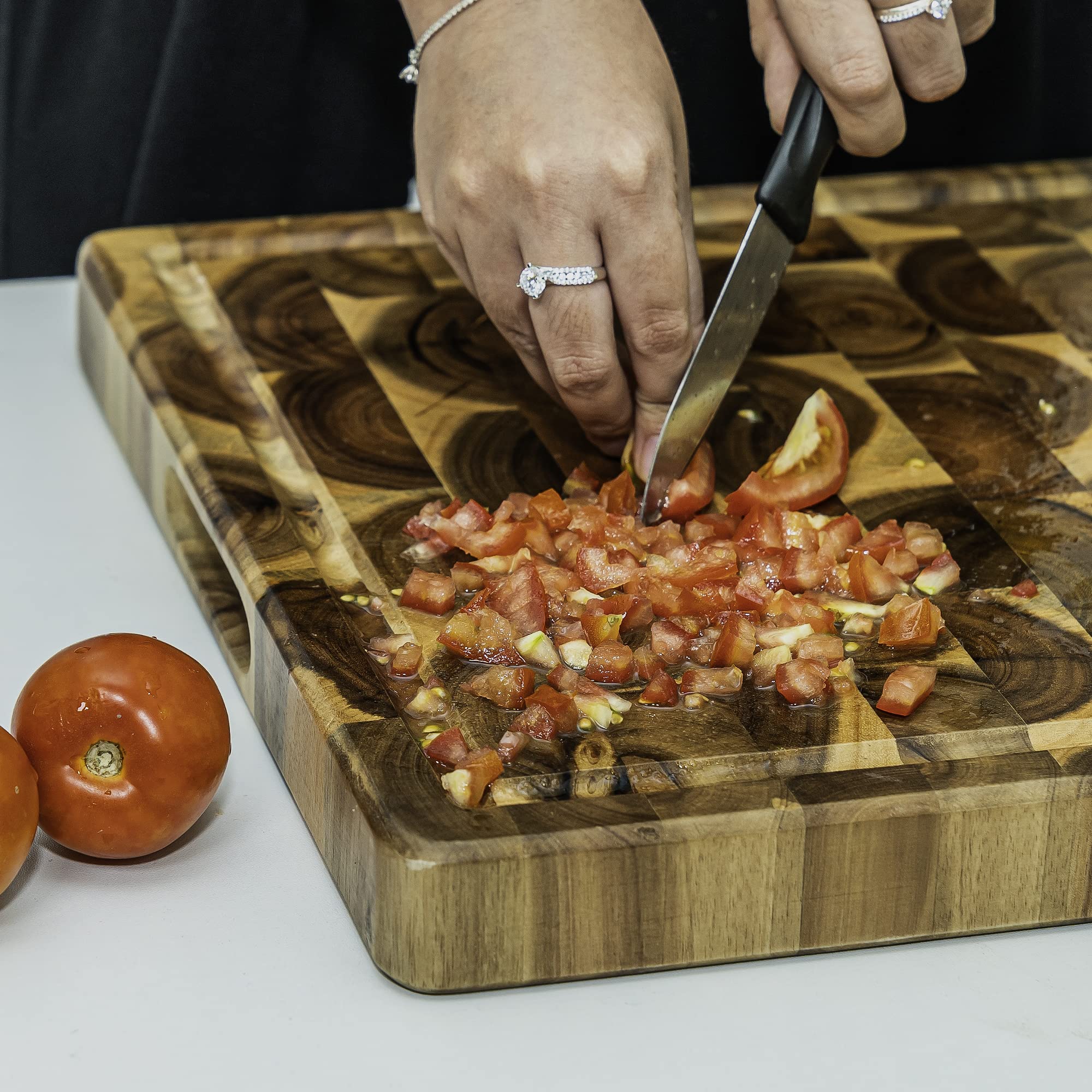 Cutting Board (17x13x1,5in) End Grain Cutting Board, Acacia Wooden Cutting Board, Butcher Block, Chopping Board - Reversible Multipurpose For Kitchen with Juice Groove, Cracker Holder & Inner Handles.