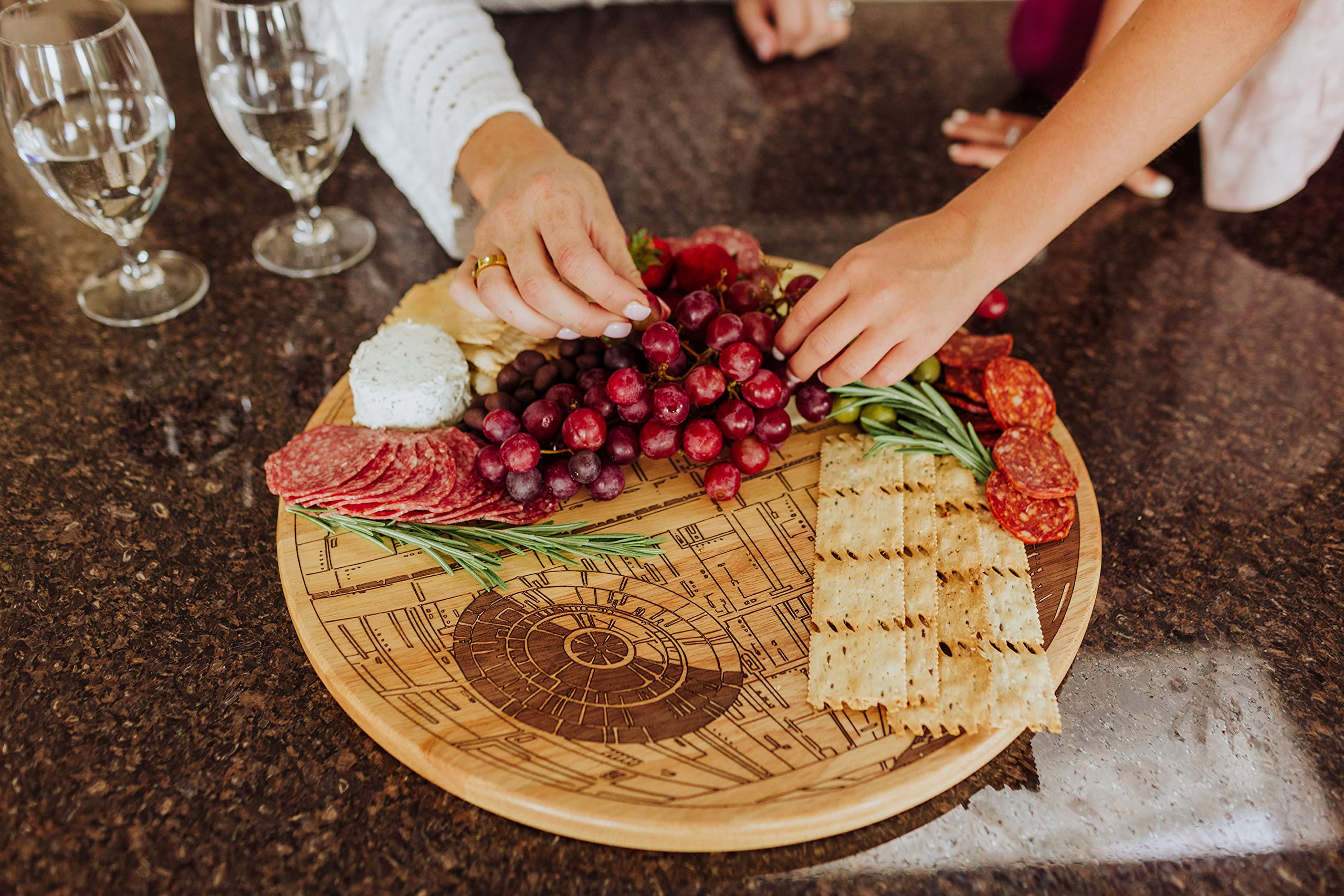 PICNIC TIME Star Wars Death Star 16” Serving Board, Wood Cheese Board, Charcuterie Board, Cutting Board (Parawood)