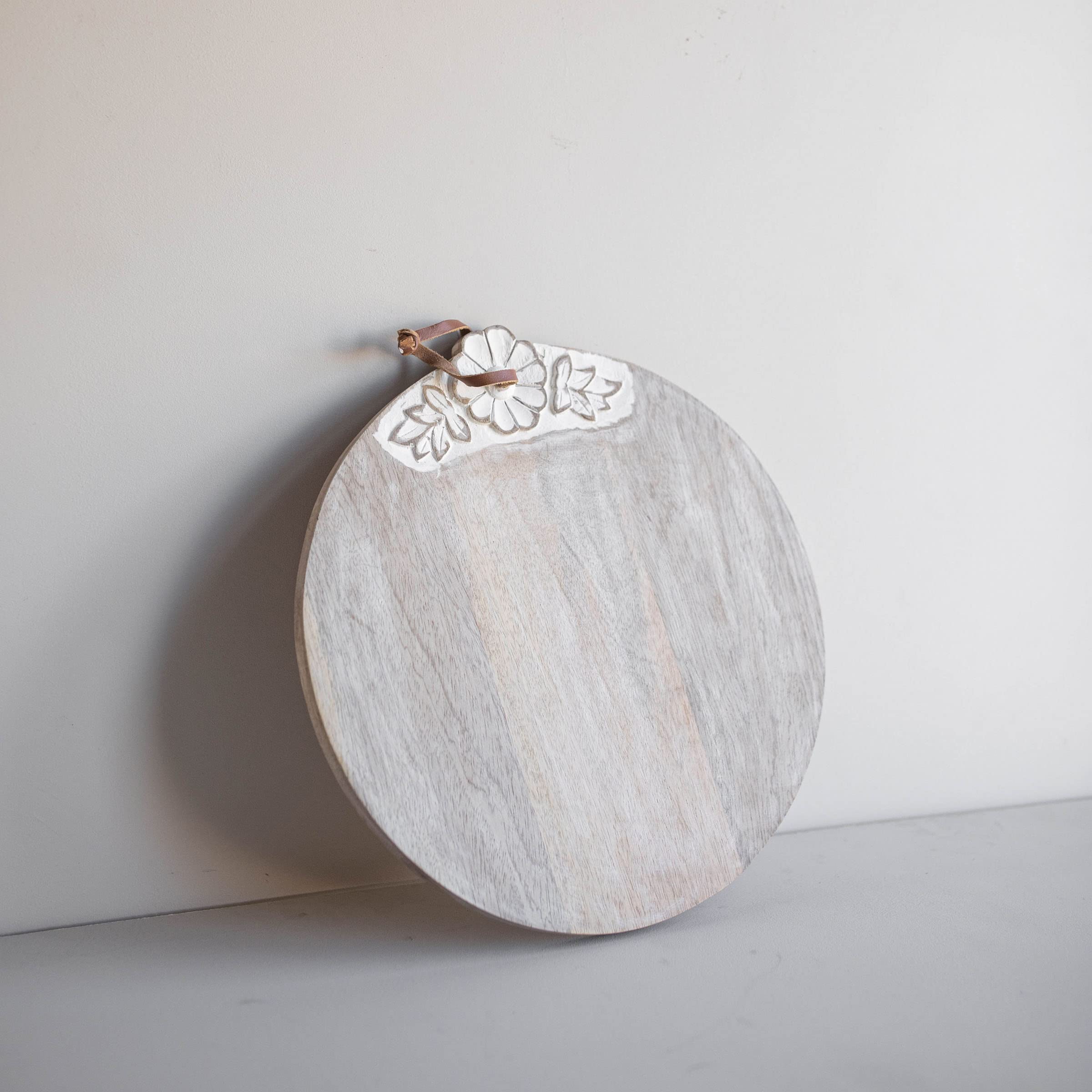 Foreside Home & Garden Large Round White Wood Cutting Board