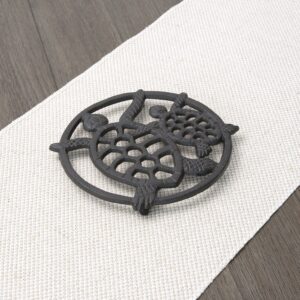 gasaré, Cast Iron Trivet for Pots, Pans, and Hot Dishes, Metal Trivet, Two Turtle Design, Rubber Feet Caps, Ring Hanger, 8.5 Inches, Brown, 1 Unit