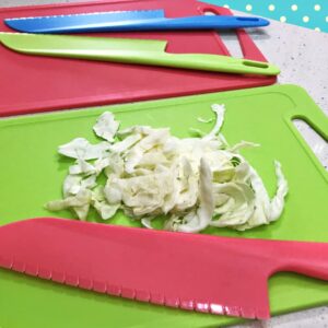 jawbush 11" Professional Salad & Bread Knife, Plastic Lettuce Knife for Veggies, Fruit, Cake, Salad, Serrated Chef Knife for Cooking and Cutting - Safe Nylon Knife for Nonstick Pans, Pink