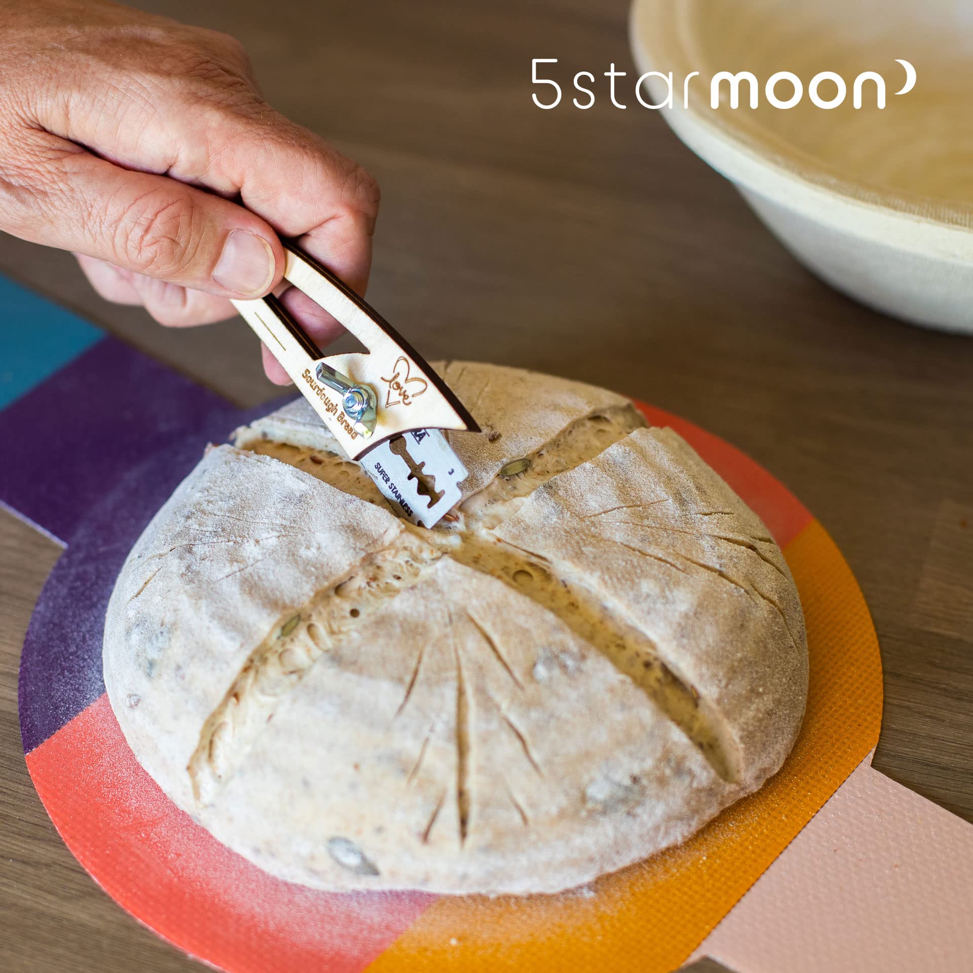 5 star moon US Designed - THE SHARK Bread Lame, Bread lame Tool for Rustic Sourdough Bread. This Artisan Baker Bread Lame used for Scoring Dough to Release Steam. Includes 1 lames 1 Protective pouch